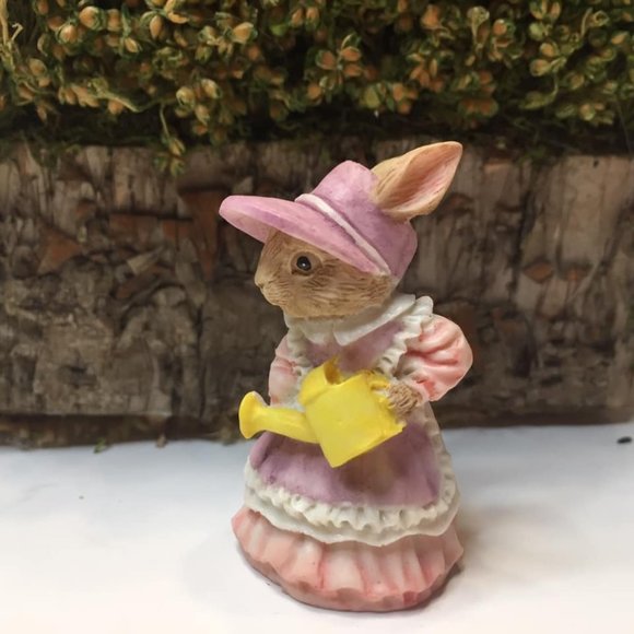 Enesco | Accents | Small Enesco Vintage Resin Bunny Rabbit Lady Long ...